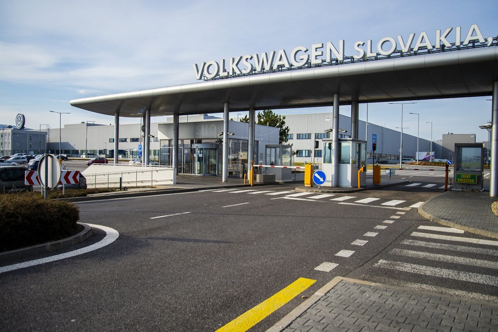 Volkswagen Bratislava, nová dohoda s odbormi - camit.sk